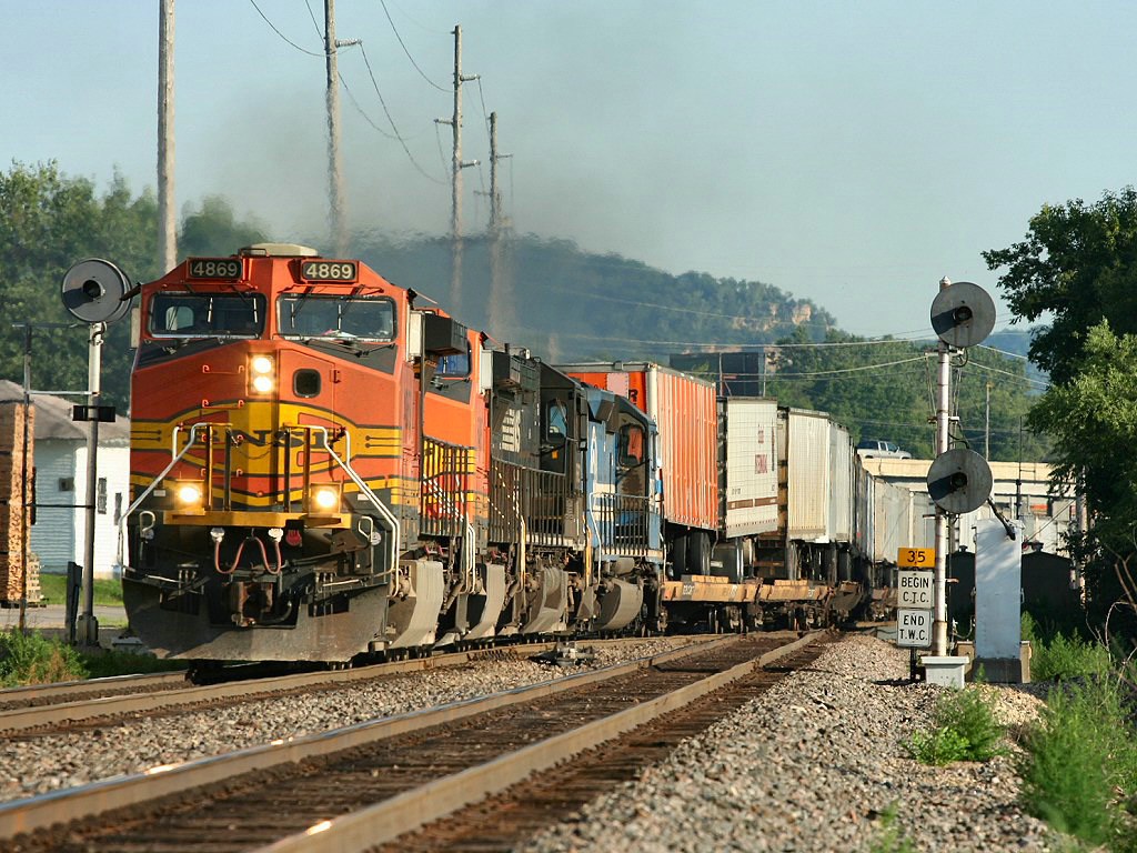 BNSF 4869